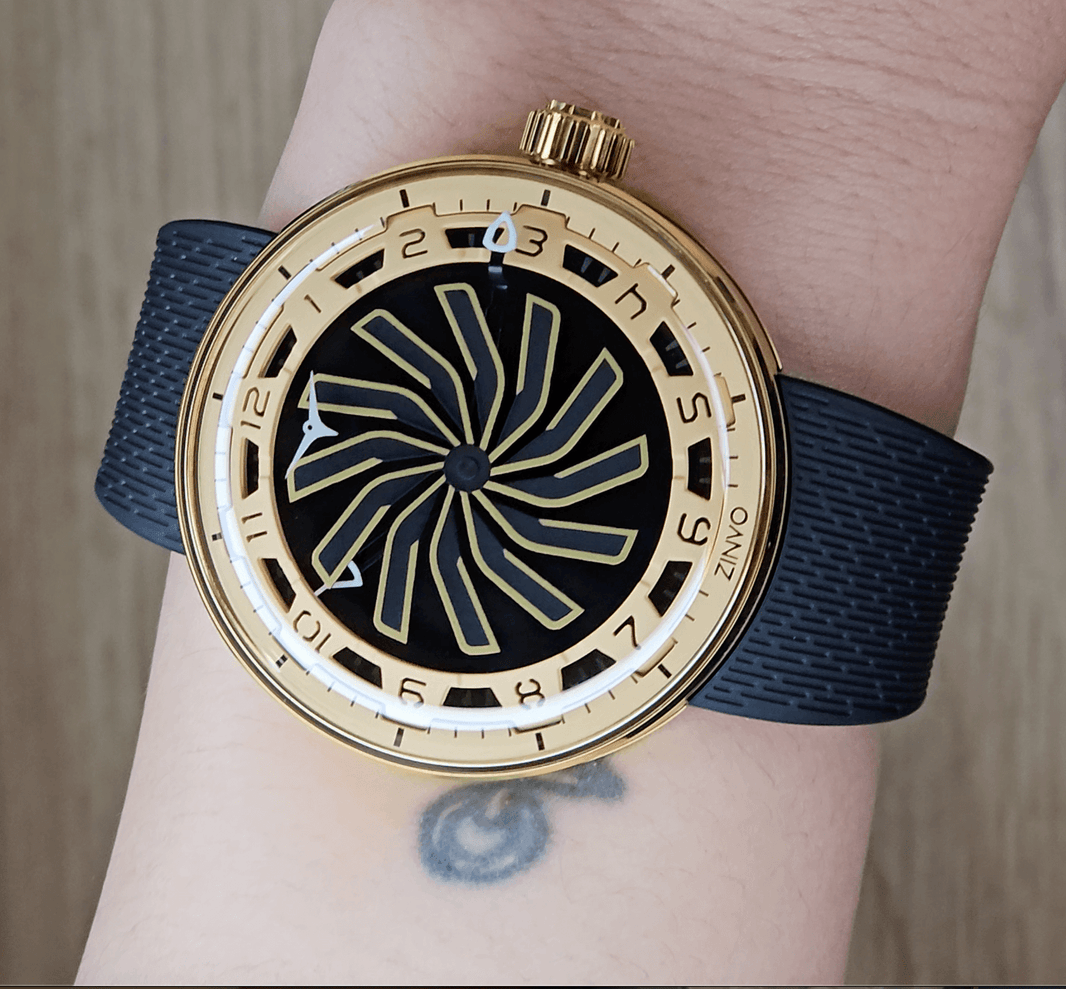 12K - exclusive men's watch with gold case and black rubber strap – ZINVO